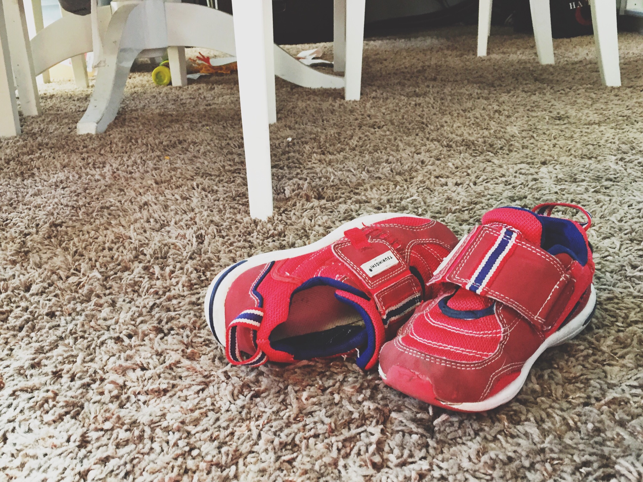 Easy Steps to Teach Your Child Independence - THIS MOM'S GONNA SNAP!